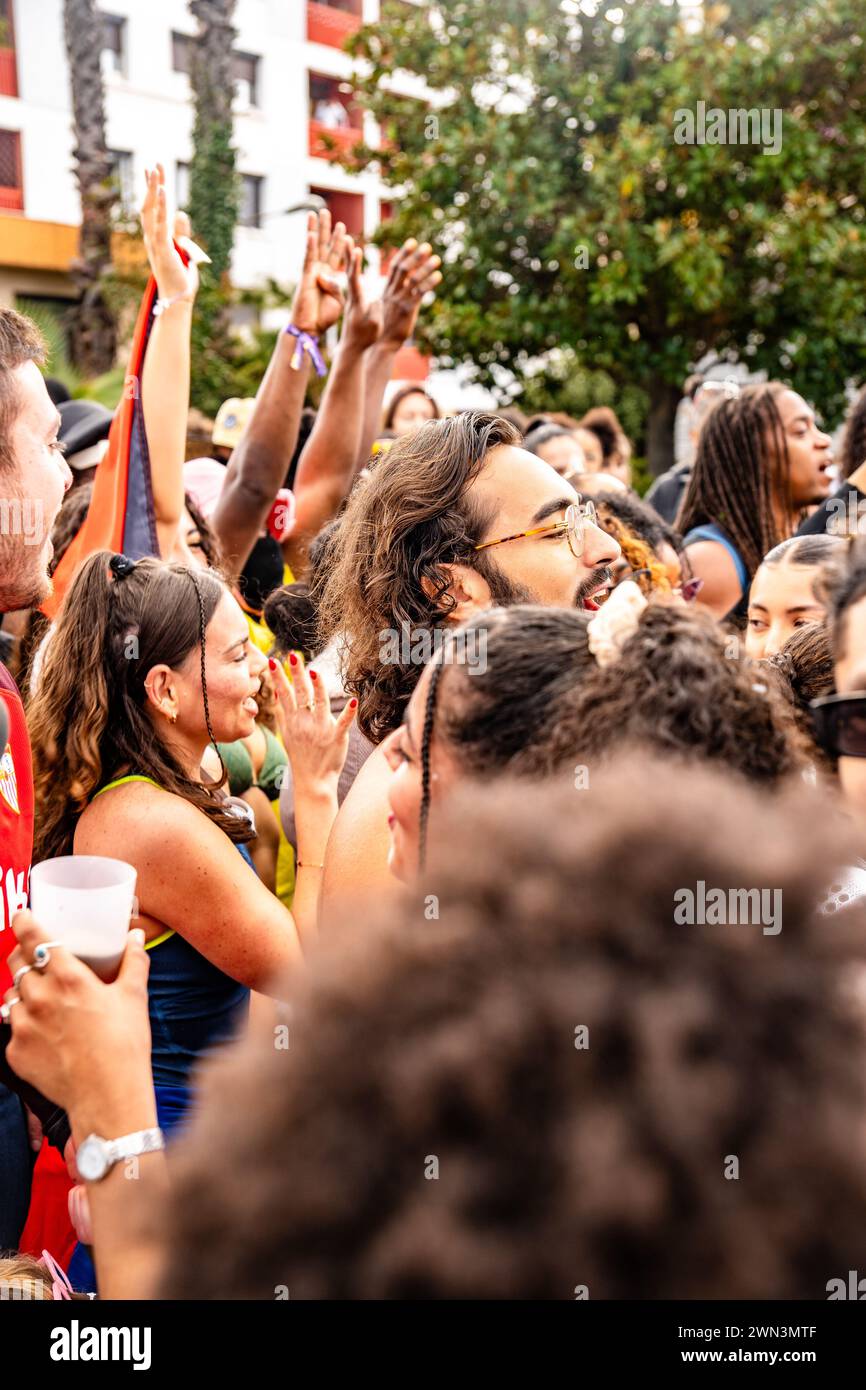 Cheer dance group hi-res stock photography and images - Alamy