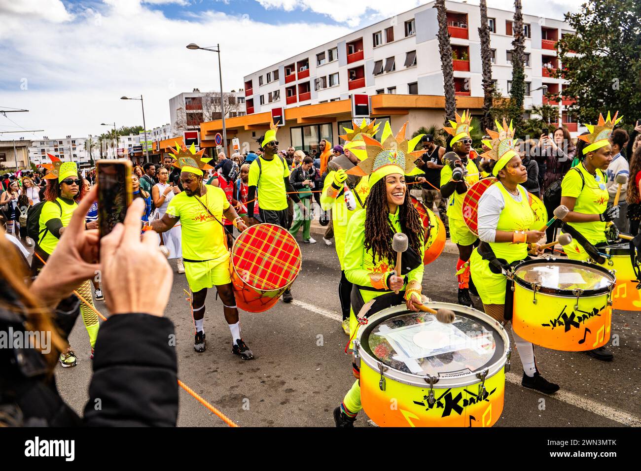 Vibrant raincoats hi-res stock photography and images - Alamy