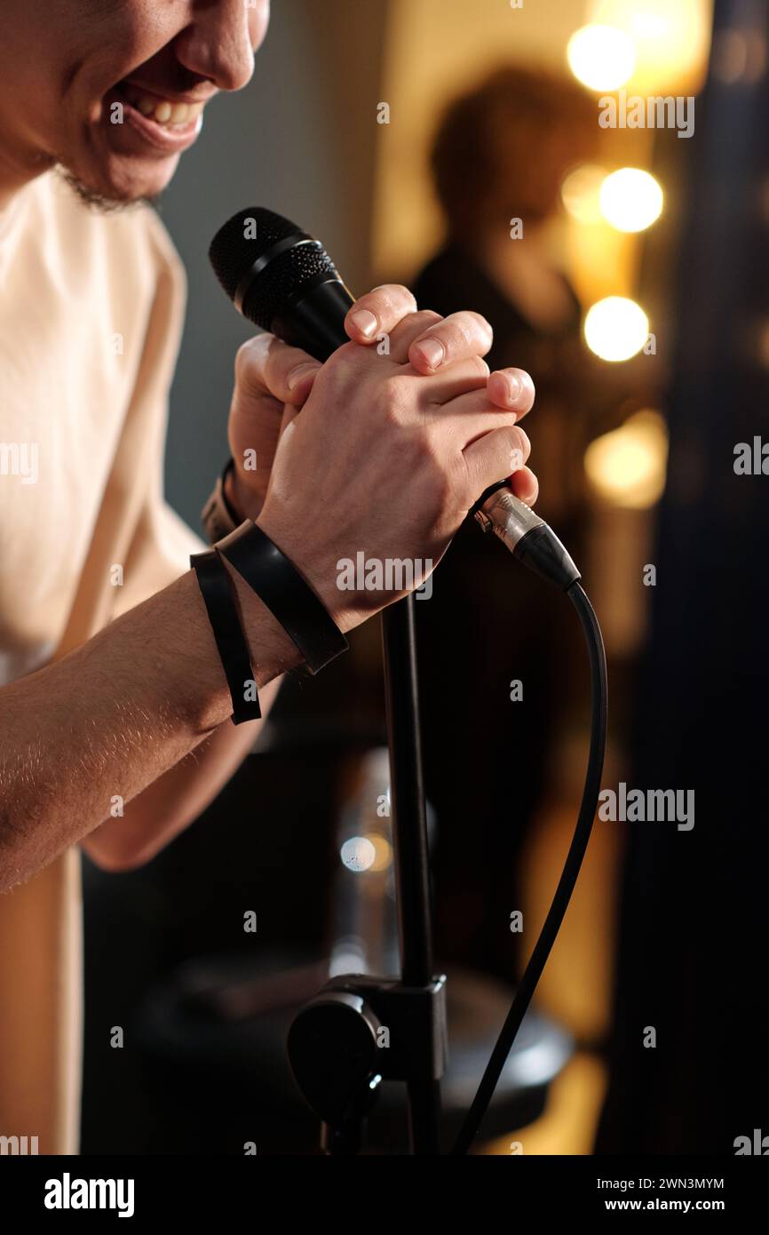 Actor stage hands hi-res stock photography and images - Alamy