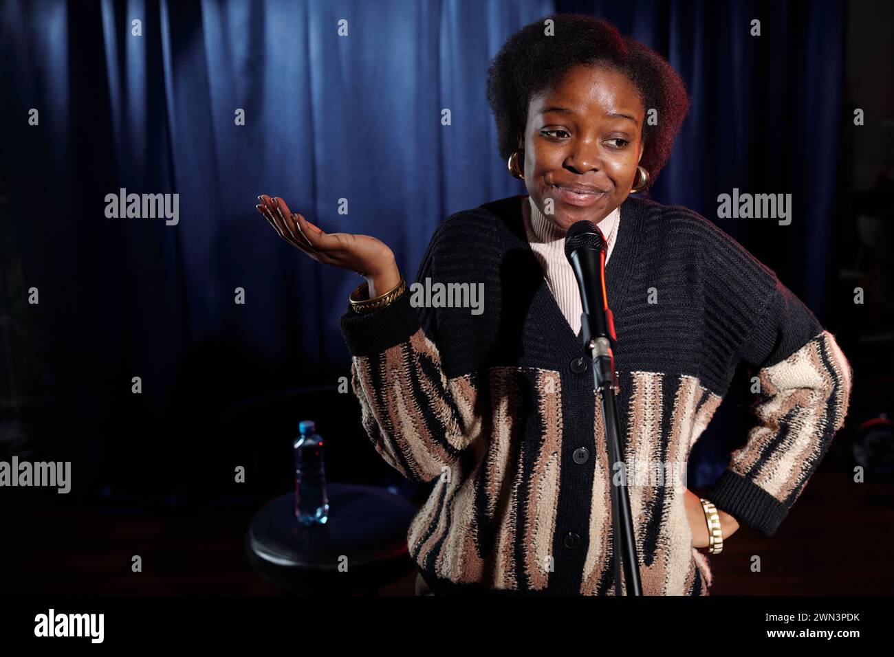 African american stand up comedian hi-res stock photography and images ...