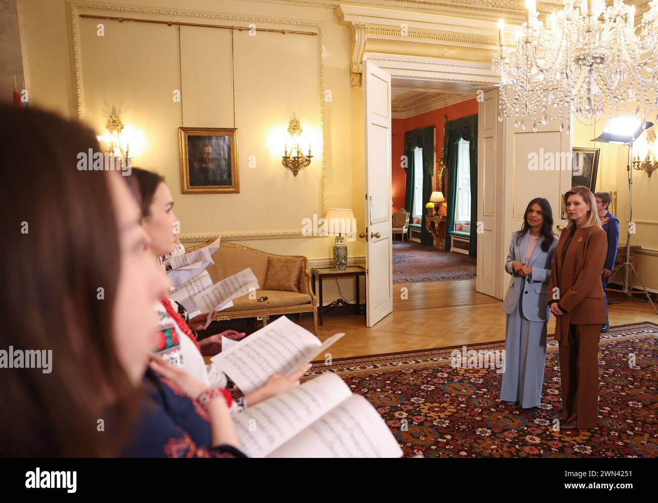 Prime Minister Rishi Sunak's wife Akshata Murty and the First Lady of ...