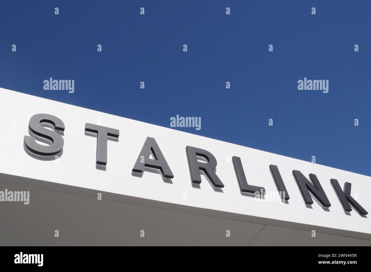 2024 starlink hi-res stock photography and images - Alamy