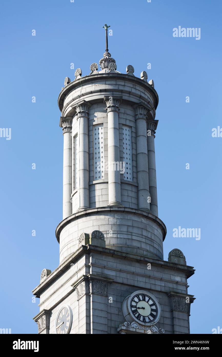 Aberdeen arts centre clock hi-res stock photography and images - Alamy