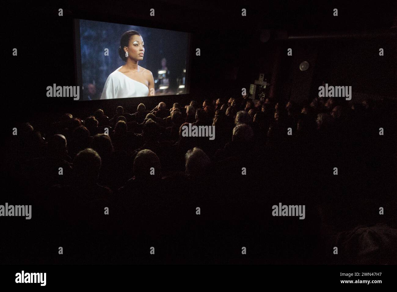 Kinoatmosphare hi-res stock photography and images - Alamy