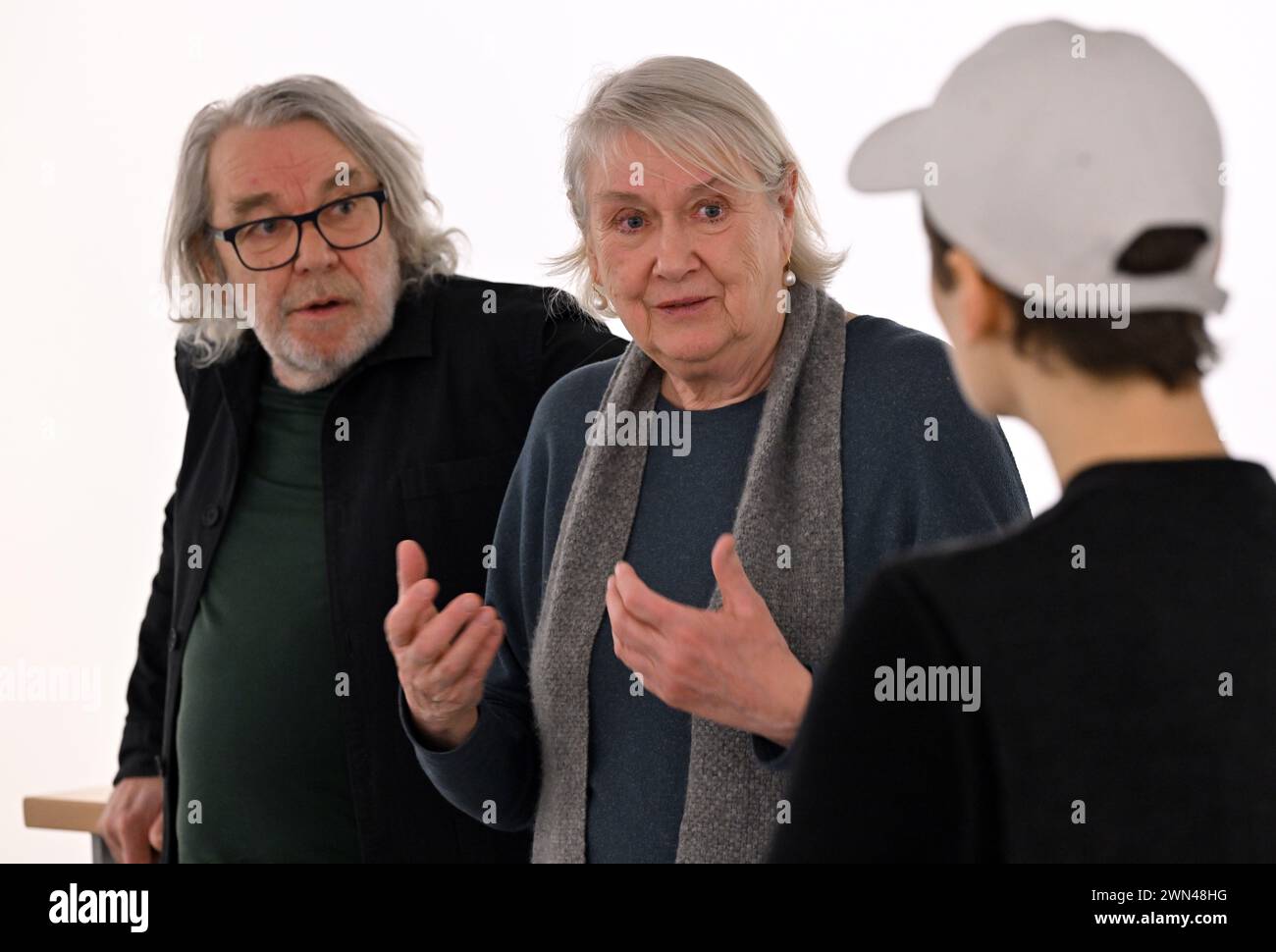 Erfurt, Germany. 29th Feb, 2024. Ute and Werner Mahler lead a press ...
