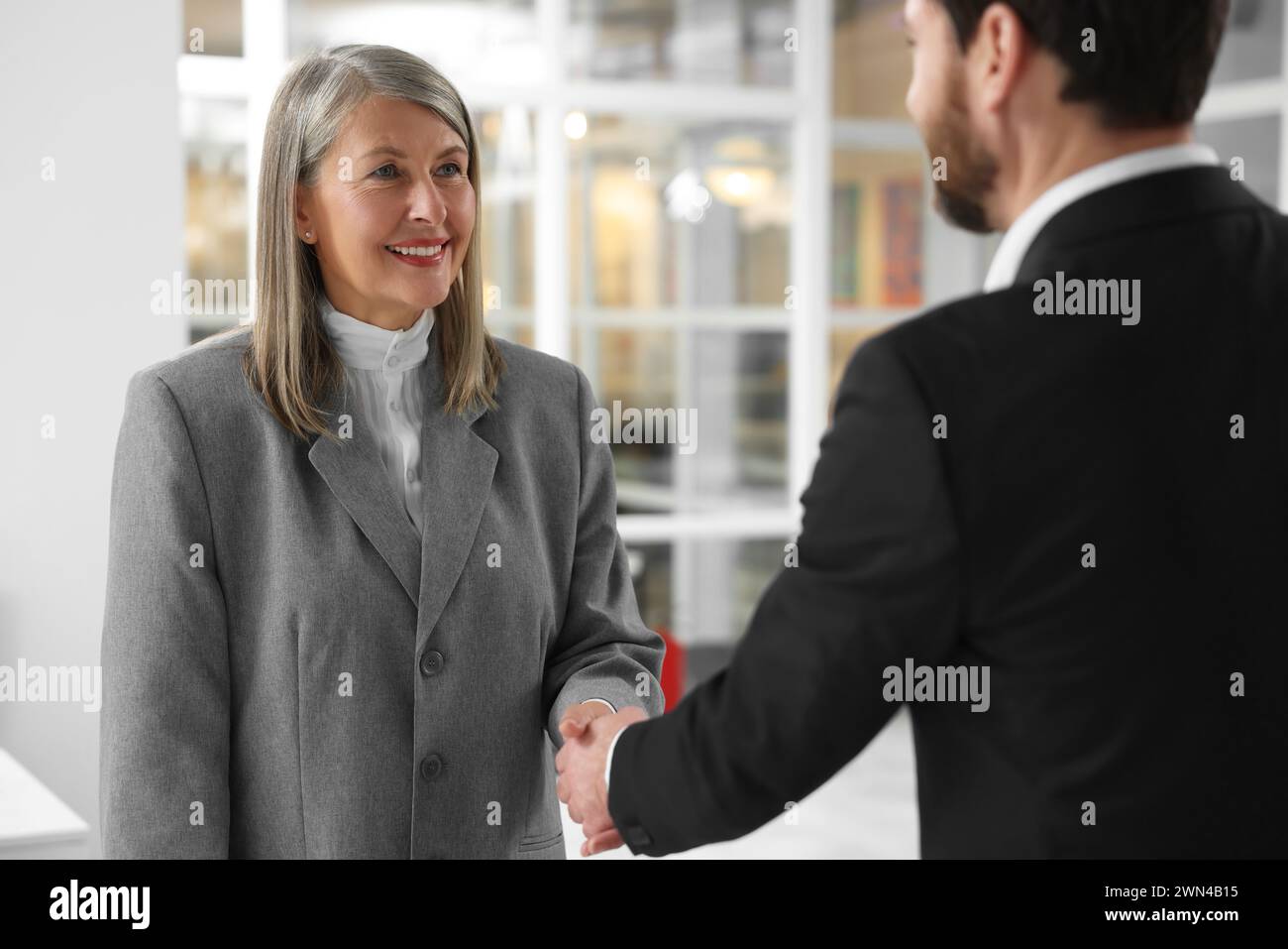 Professional lawyer attorney shaking hands hi-res stock photography and ...