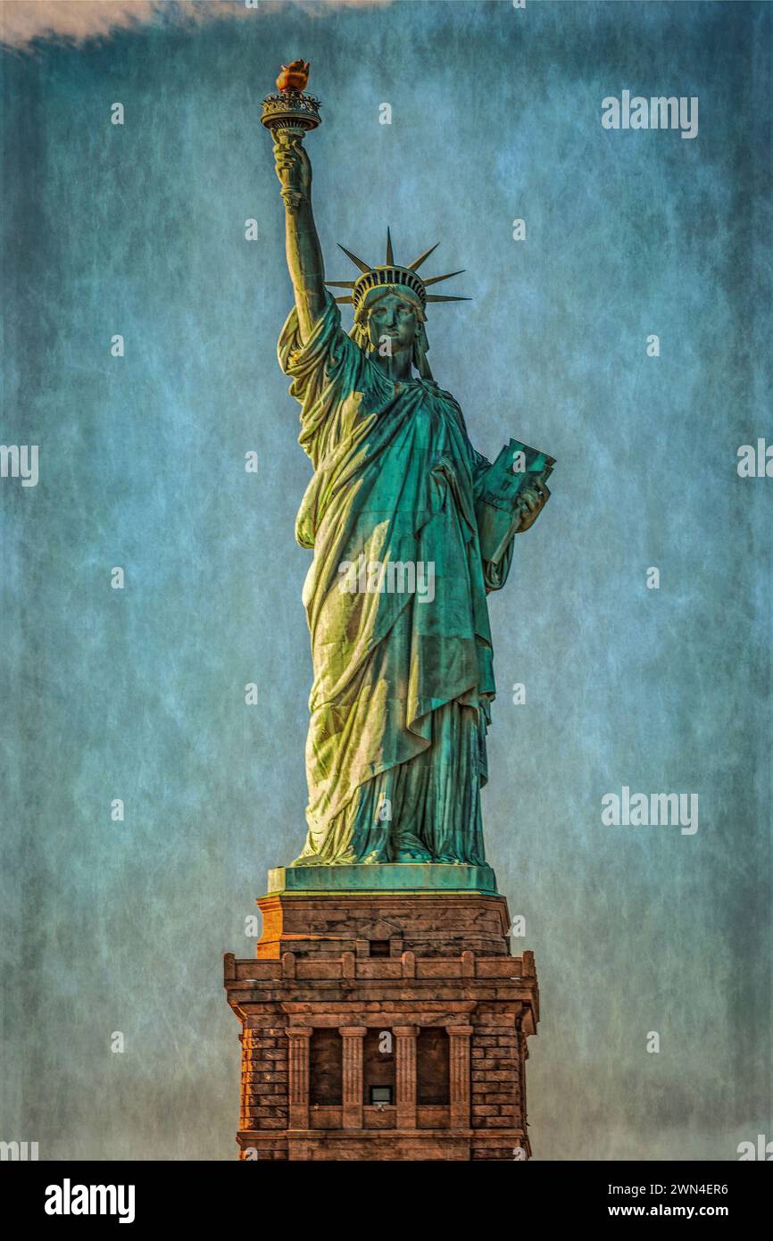 Old photo with the Statue of Liberty, a neoclassical sculpture on ...