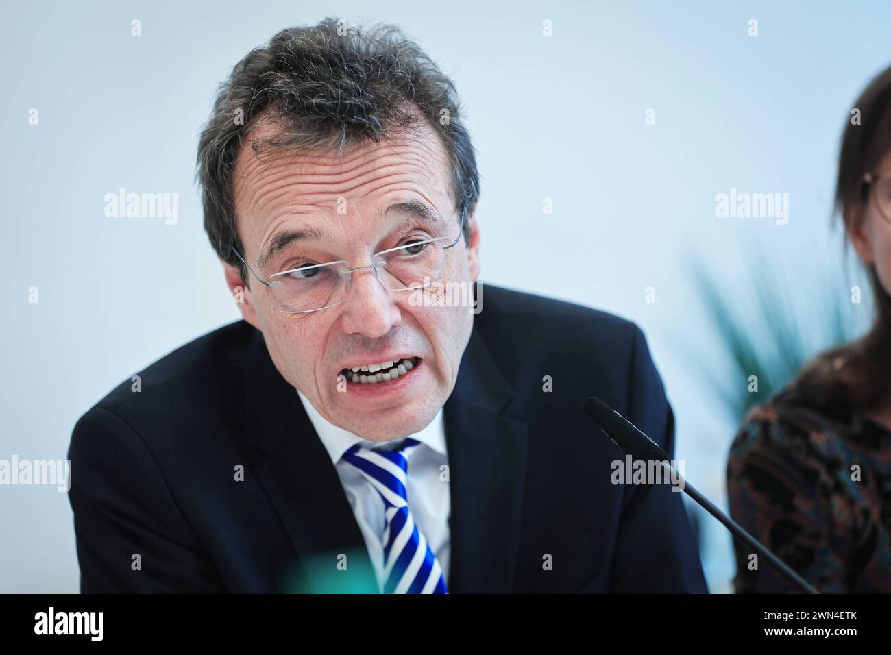 Professor Dr. med. Andreas Neubauer, Vorsitzender der DGIM, Jahres ...