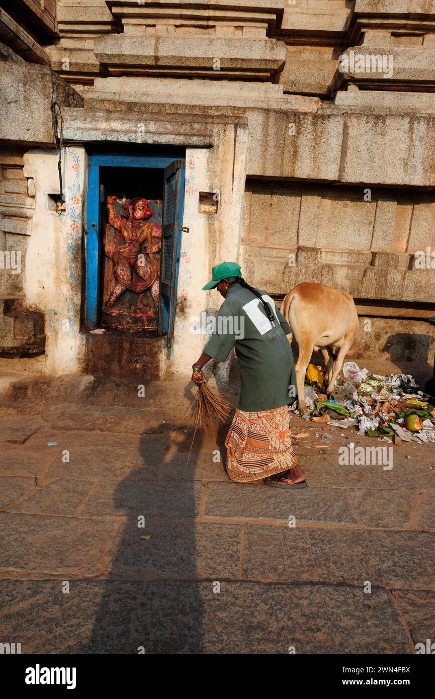 hanuman, the hindu god of wisdom, strength, courage, devotion and self ...