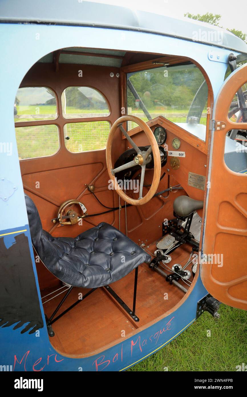 31/08/20 Leyat Helica - crazy propeller-driven car made its first ever ...