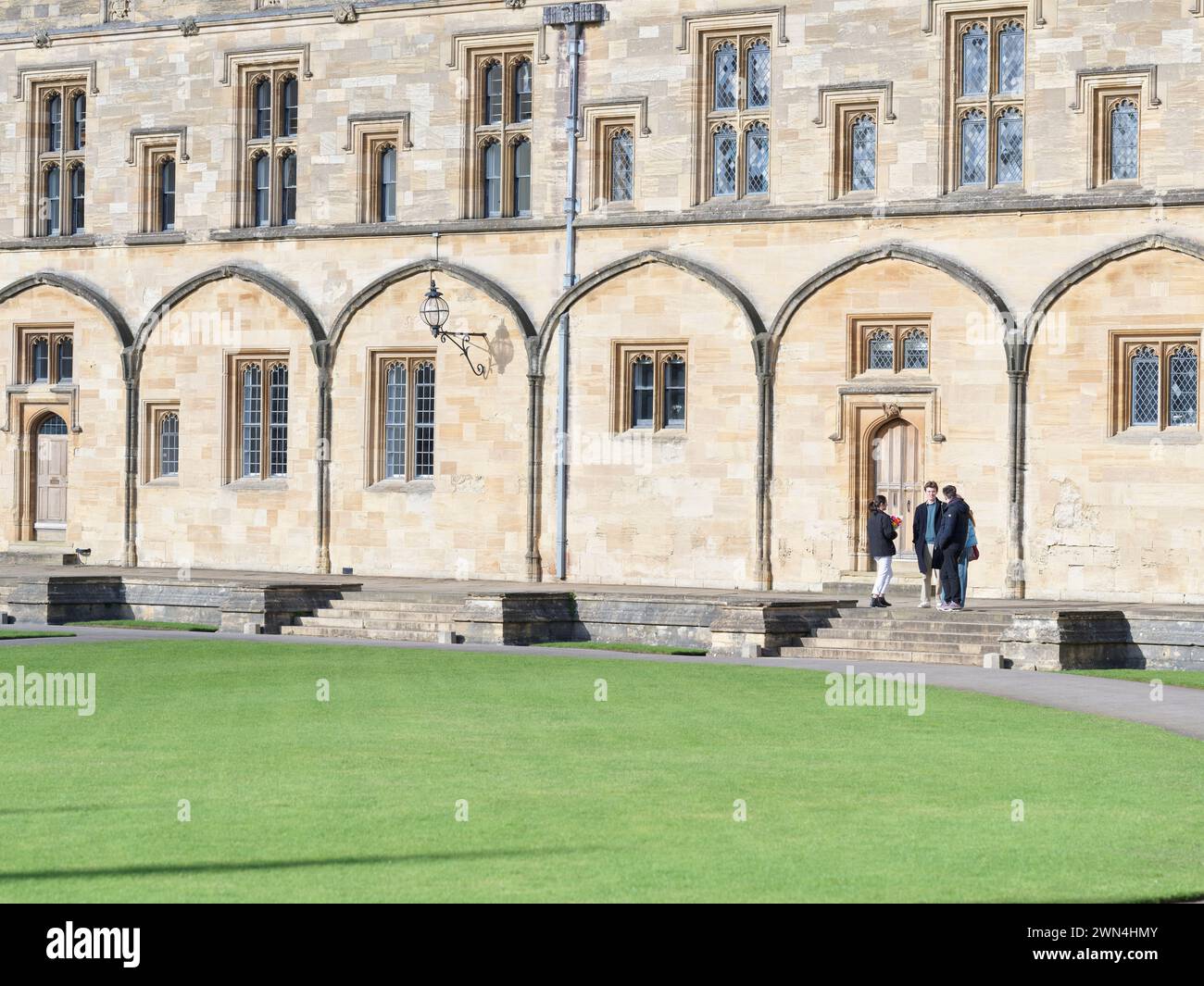Students in the Tom Court or Great Quadrangle at Christ Church college ...