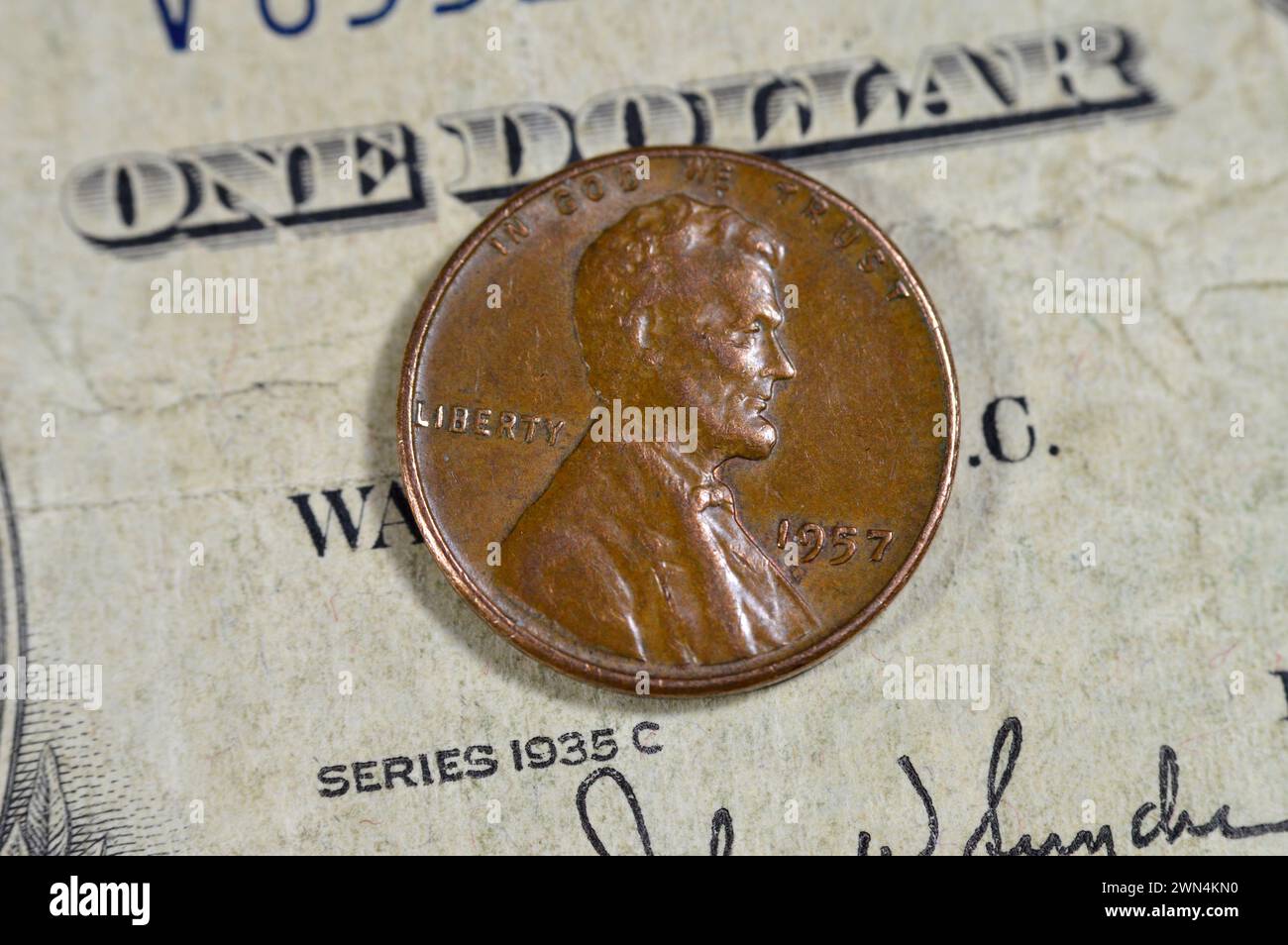 1 One American cent coin series 1957, Obverse side features Abraham ...