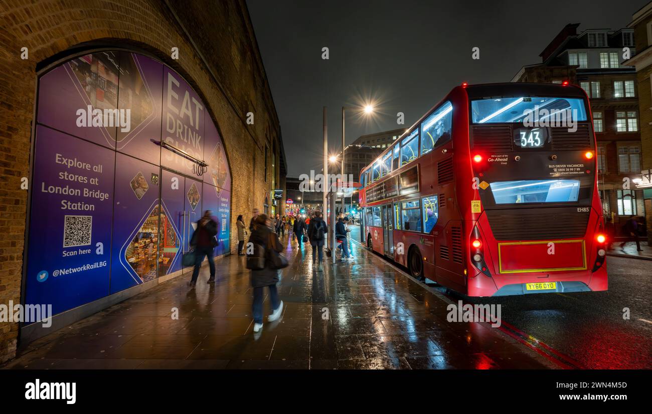 London bus stop advertising hi-res stock photography and images - Alamy