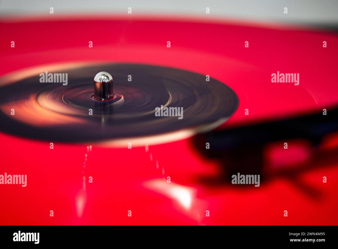 Modern record player hi-res stock photography and images - Alamy