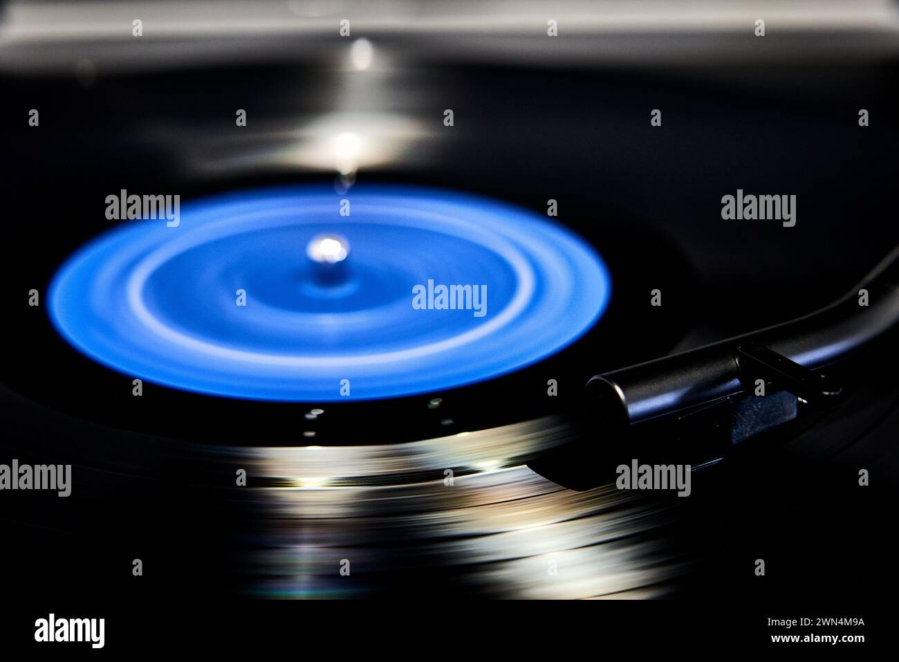 Black white vinyl record spinning hi-res stock photography and images - Alamy