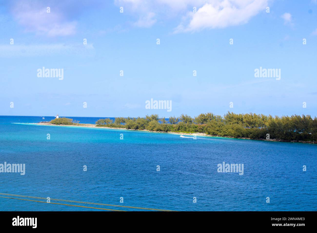 Small island in the Bahamas Stock Photo - Alamy