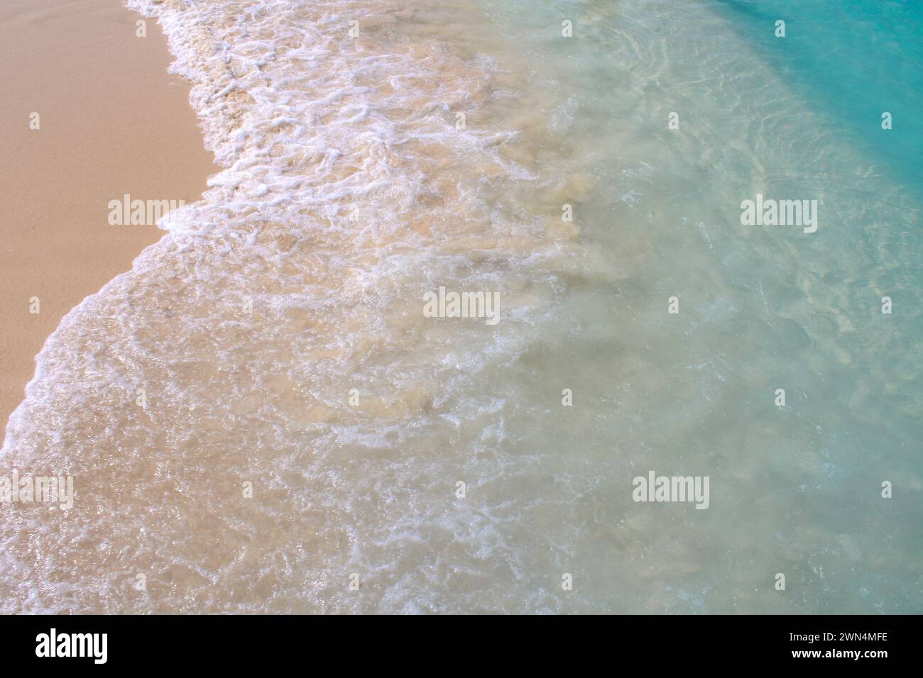 Beautiful beach water waves hi-res stock photography and images - Alamy