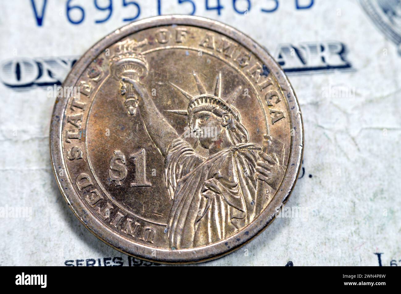The Statue of Liberty on the reverse side of one American commemorative ...