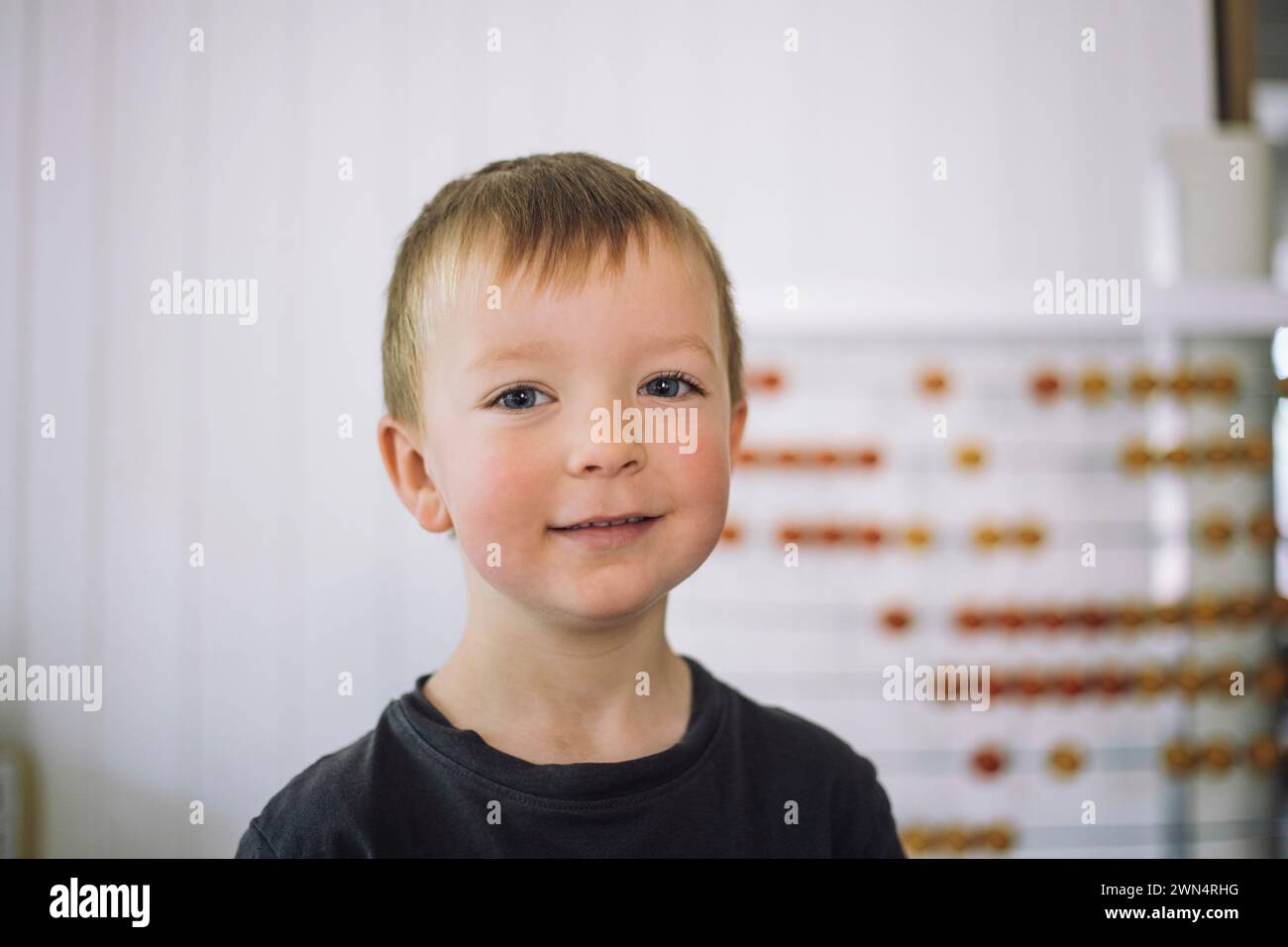 Kindergarten children at classroom people hi-res stock photography and ...
