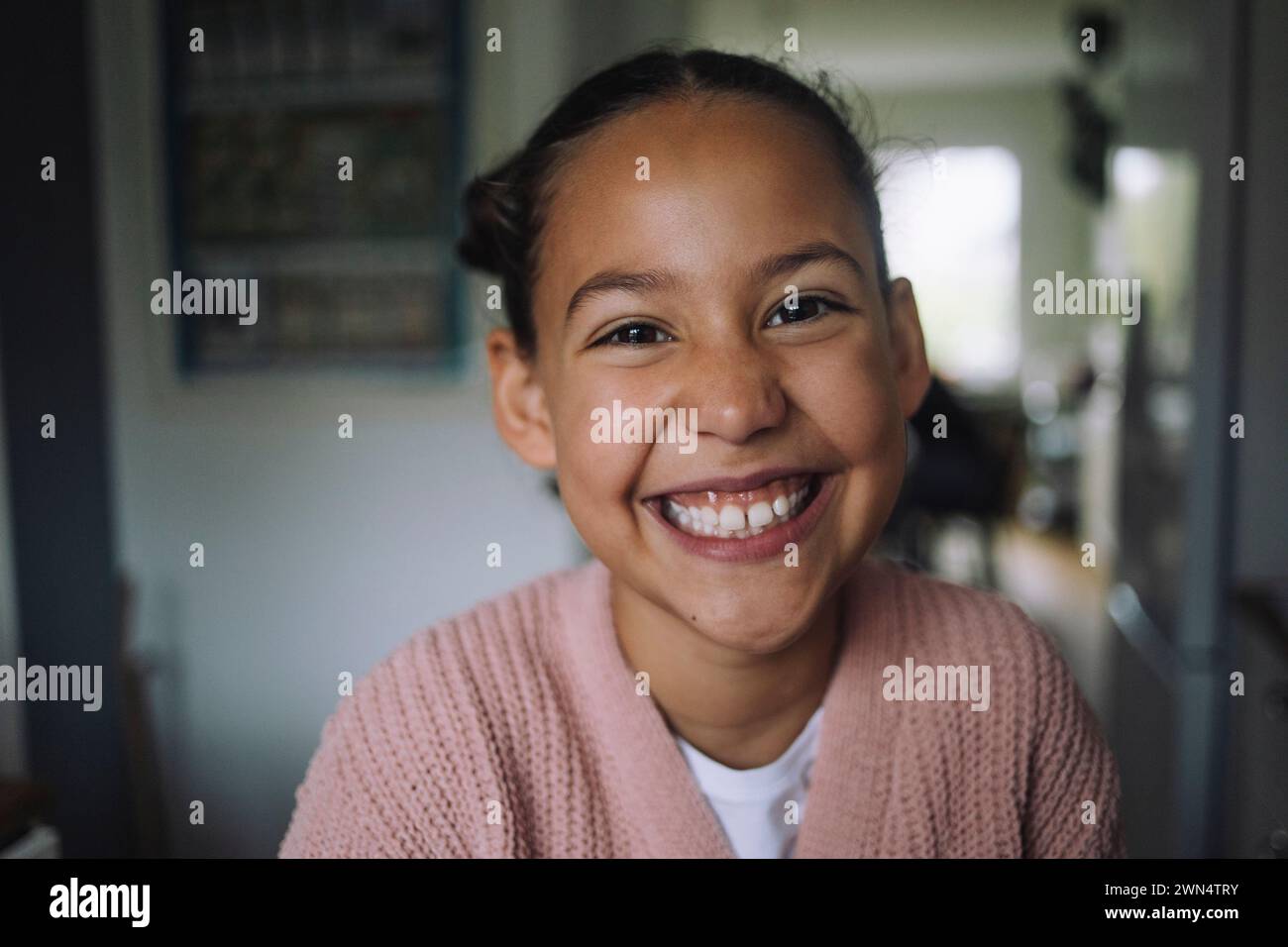 Hispanic girls home hi-res stock photography and images - Alamy