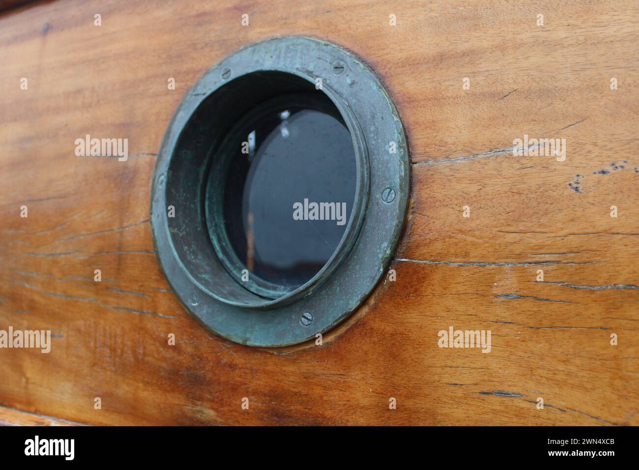 Schiff bullauge hi-res stock photography and images - Alamy