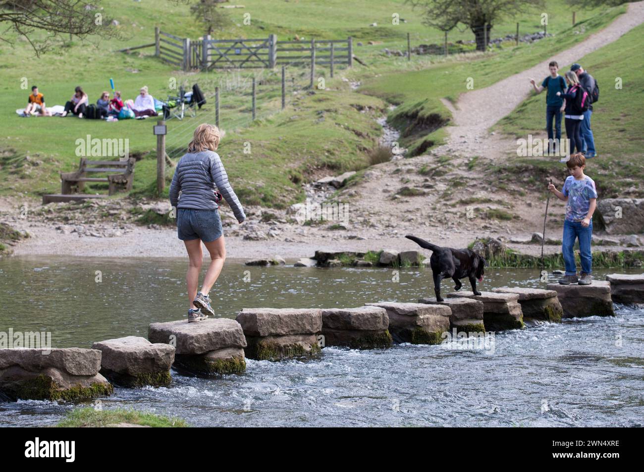 15/04/15 On the hottest day of the year, tourists flock to cool-off as ...