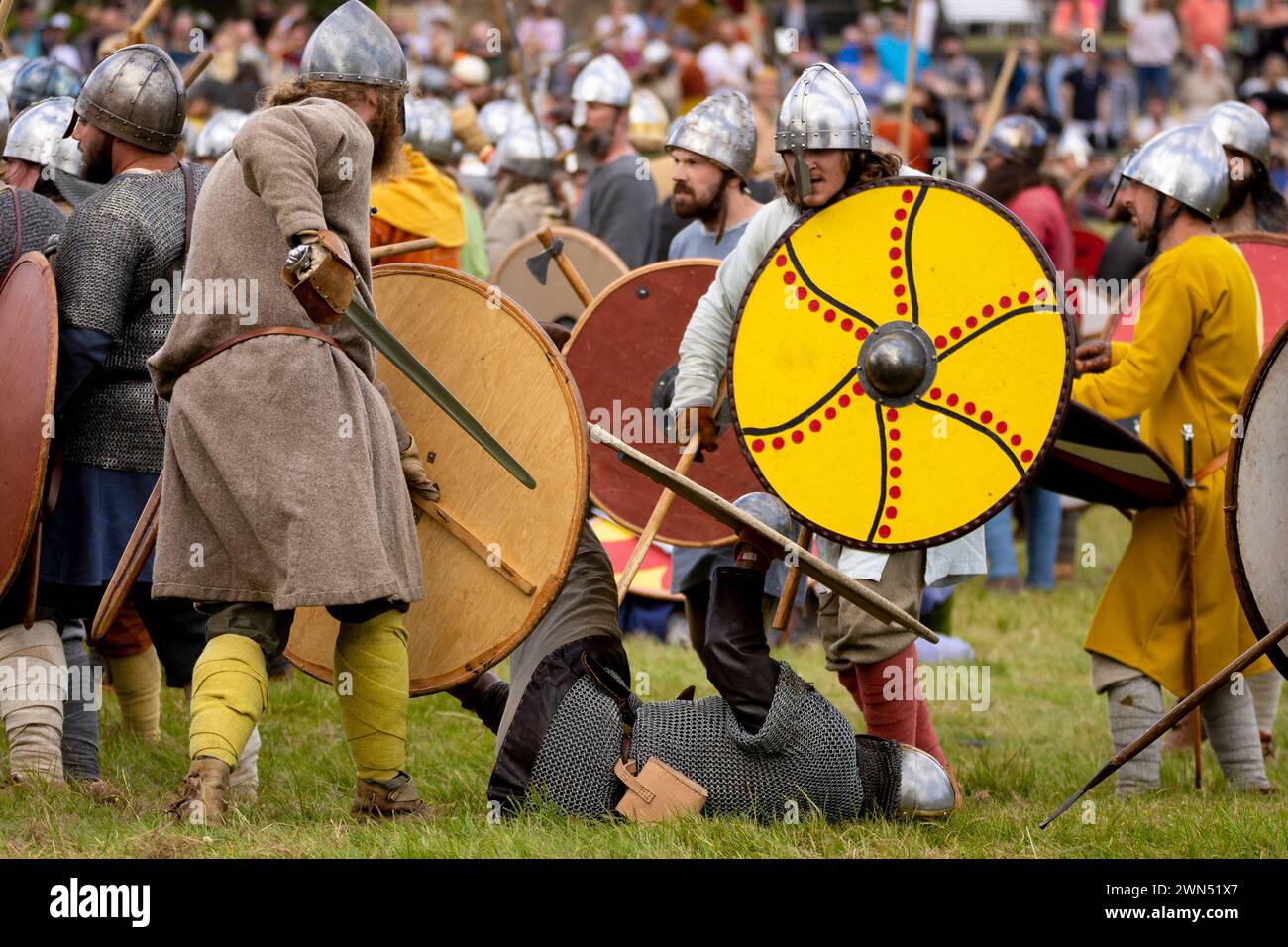26/06/22 Hundreds of invading ‘Vikings’ and warriors from the ‘Anglo ...