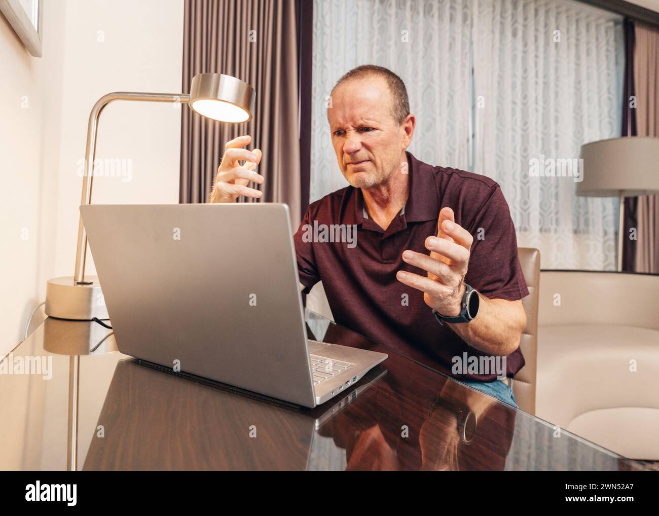 Busy hotel desk hi-res stock photography and images - Alamy
