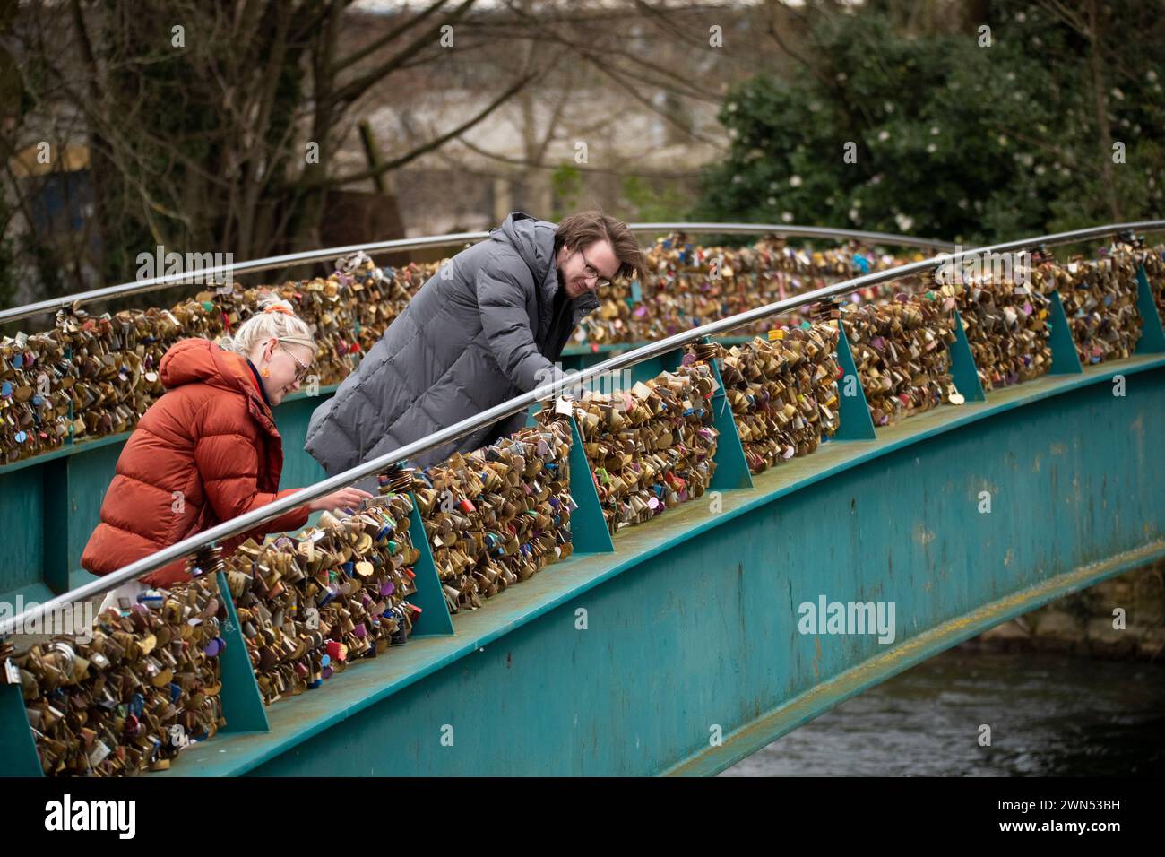 24/03/21 Mollie Edge and Jake Mycock search for and read inscriptions ...