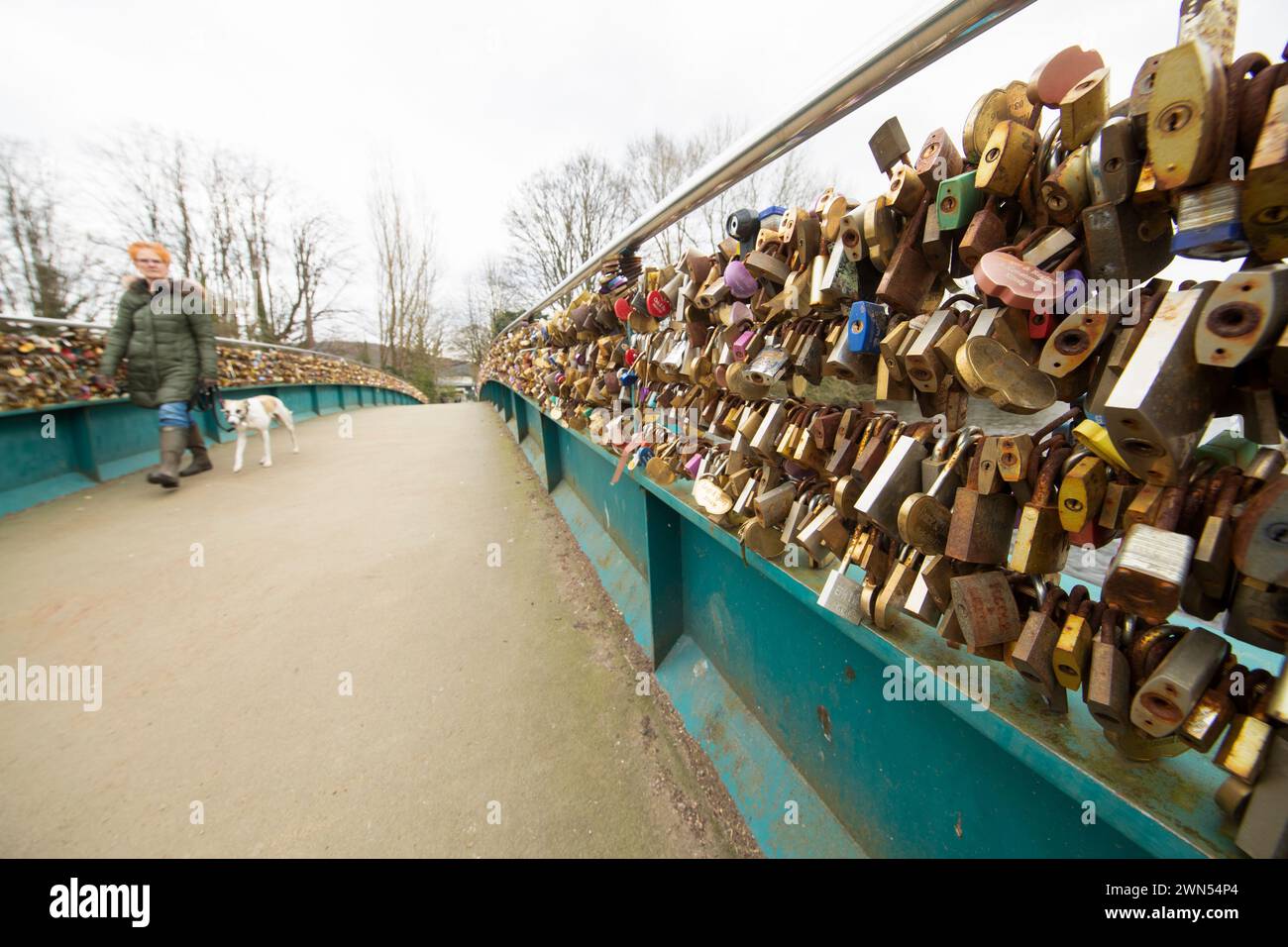 24/03/21 The Ôlove lockÕ Weir Bridge over the river Wye in Bakewell ...