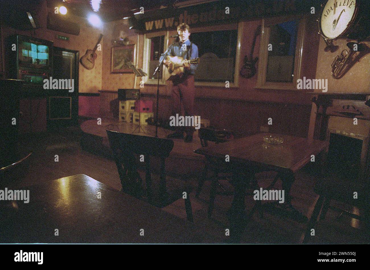 Adam and eve pub hi-res stock photography and images - Alamy