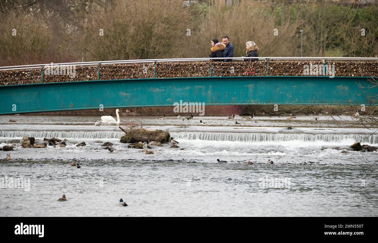 24/03/21 The Ôlove lockÕ Weir Bridge over the river Wye in Bakewell ...