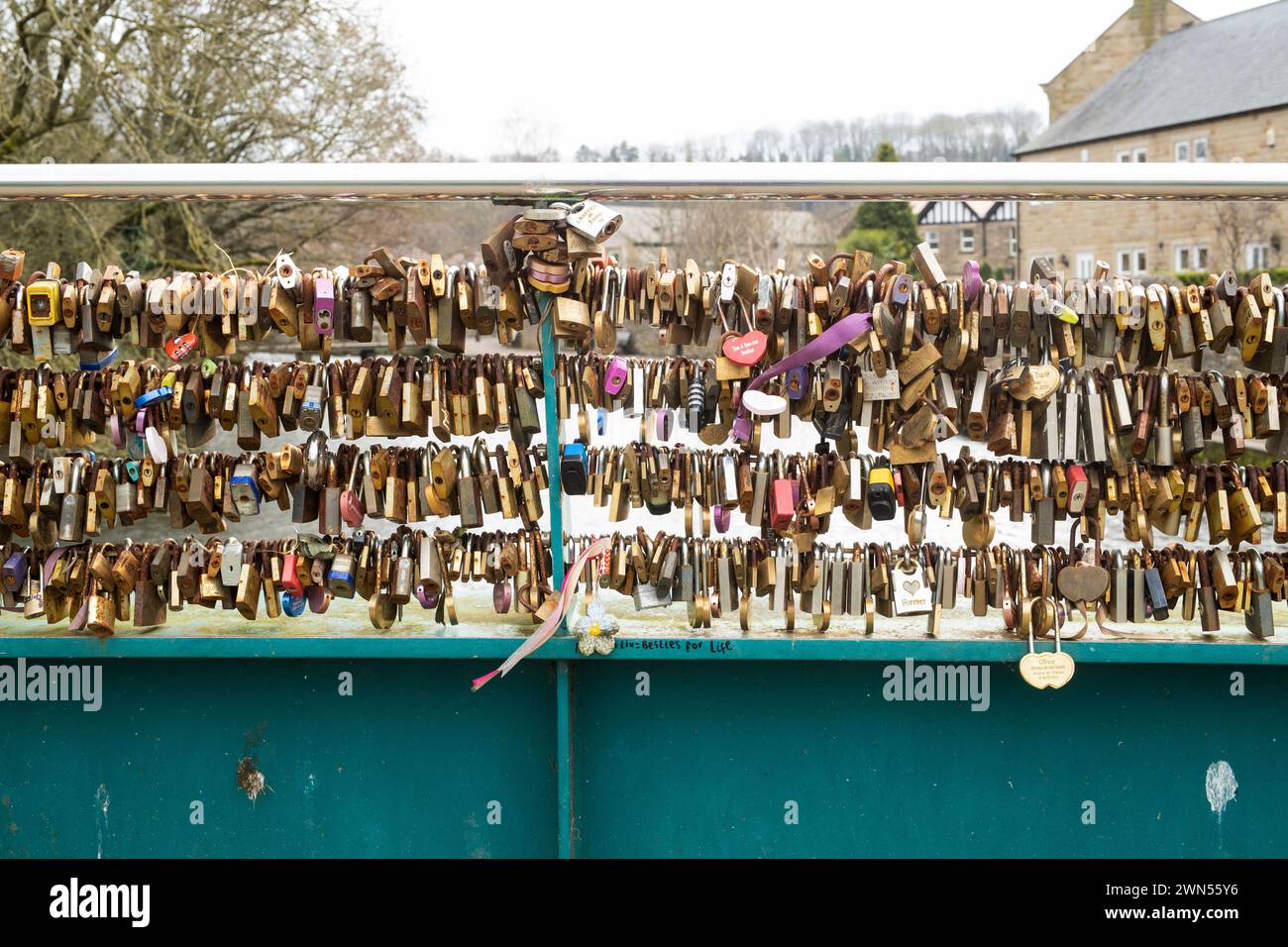 24/03/21 The ‘love lock’ Weir Bridge over the river Wye in Bakewell ...