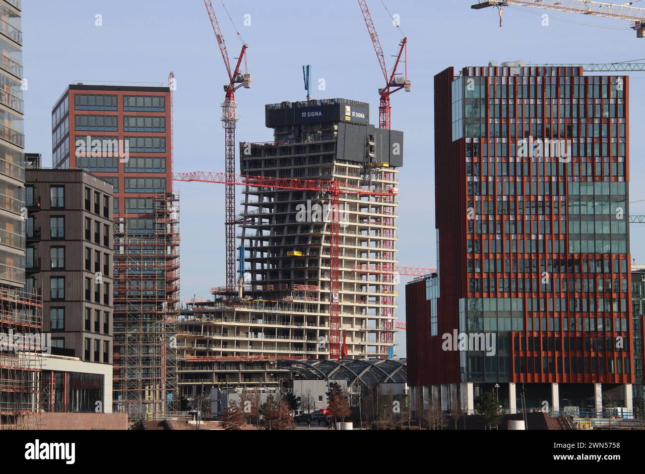 Baustopp: Der Rohbau des Elbtowers in Hamburg. *** Construction stop ...