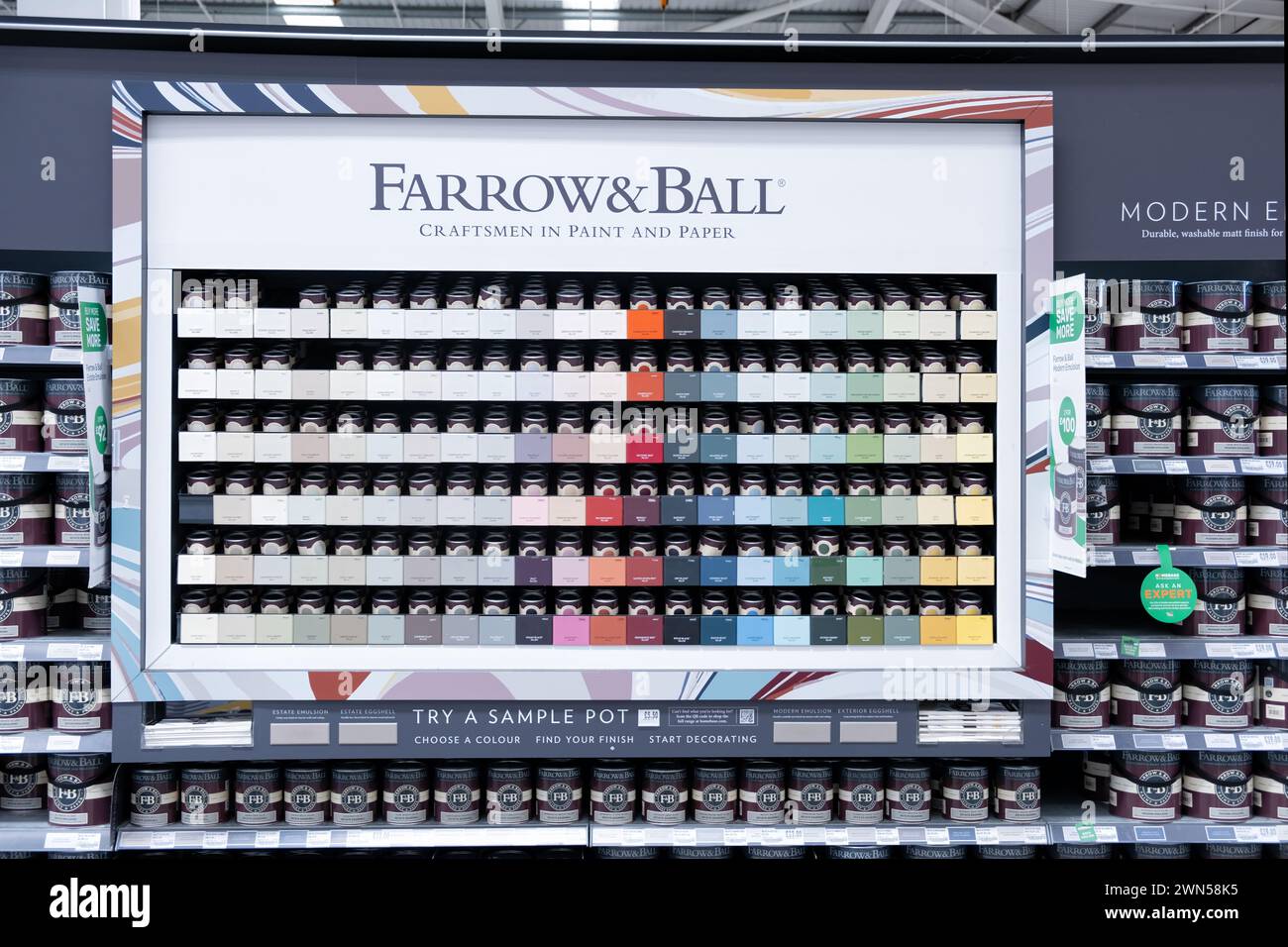 Farrow and ball shop display hi-res stock photography and images - Alamy