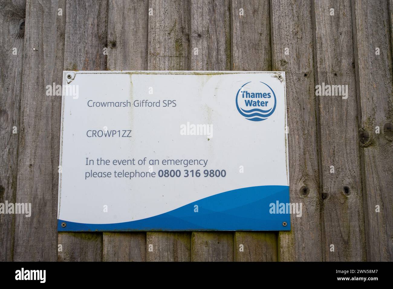 Crowmarsh Gifford, Oxfordshire, UK. 28th February, 2024. A Thames Water ...