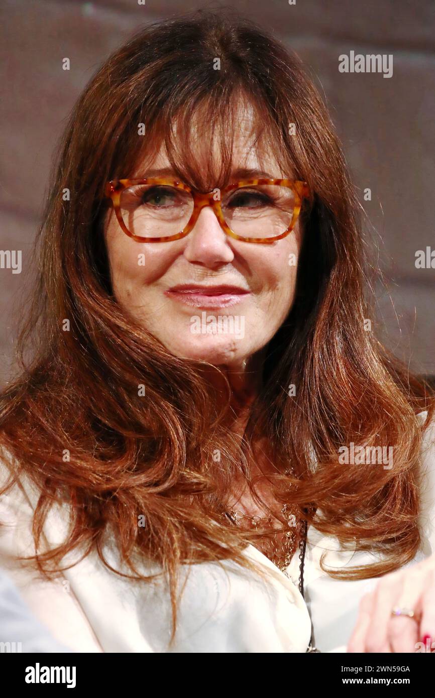 Mary McDonnell ( Kampfstern Galactica ) attends German Comic Con ...