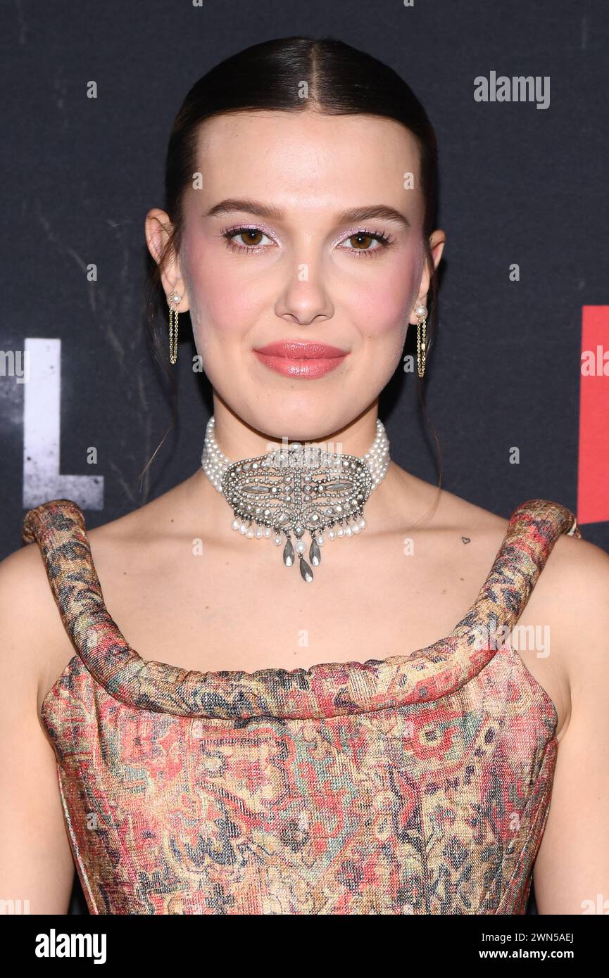 Damsel millie bobby brown hi-res stock photography and images - Alamy