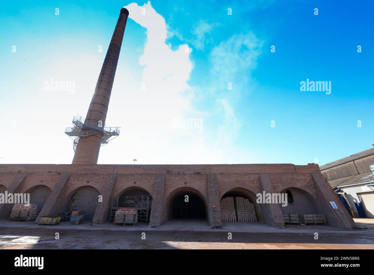 16/09/15 All stages of kilns from empty, being loaded, bricked up ...