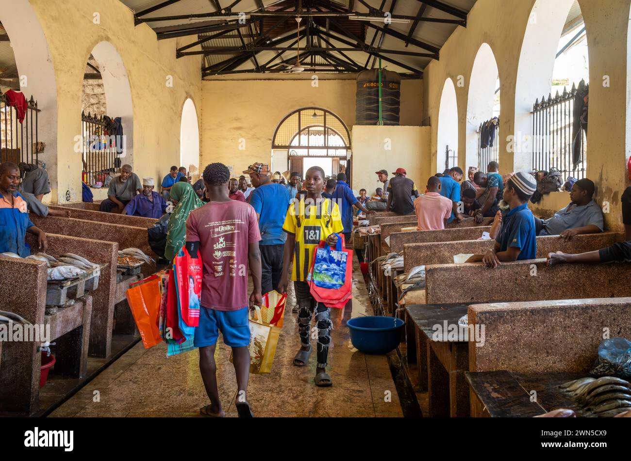 Zanzibar fish market hi-res stock photography and images - Alamy