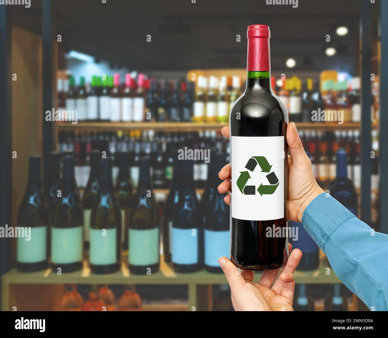 Recycle symbol on the wine bottle. Recycle standart for wine bottles e ...