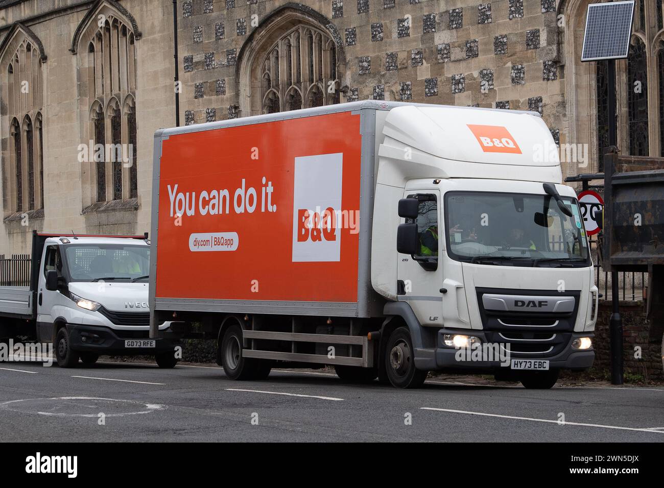 Henley, UK. 28th February, 2024. A B&Q lorry passes through the ...