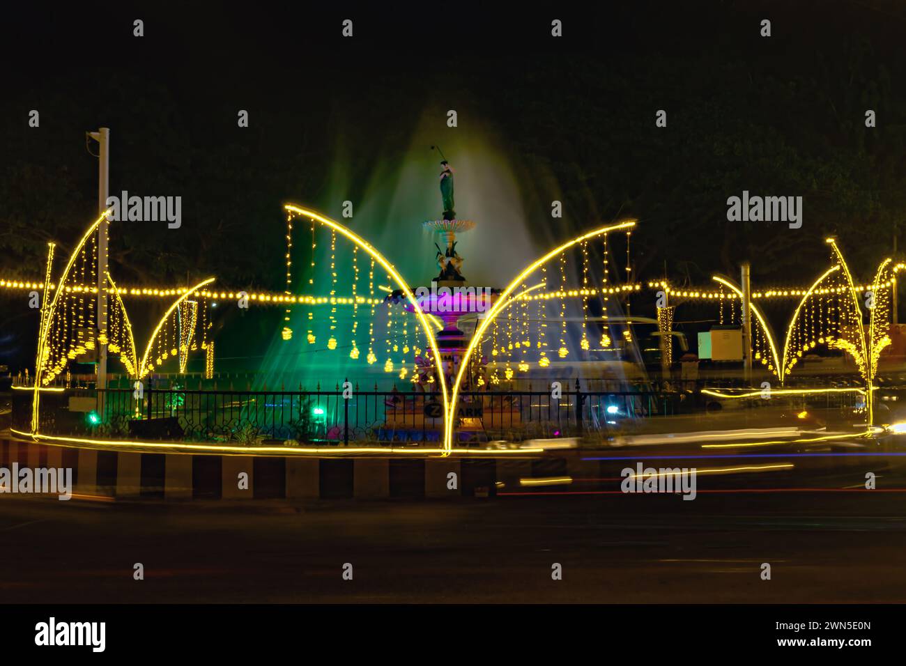 Night indian street lighting hi-res stock photography and images - Alamy