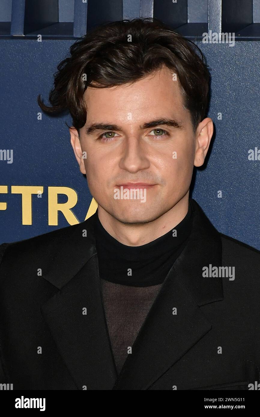 Billy Harris attends the 30th Annual Screen Actors Guild Awards at ...