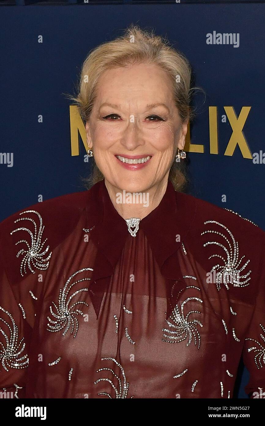 Meryl Streep attends the 30th Annual Screen Actors Guild Awards at ...