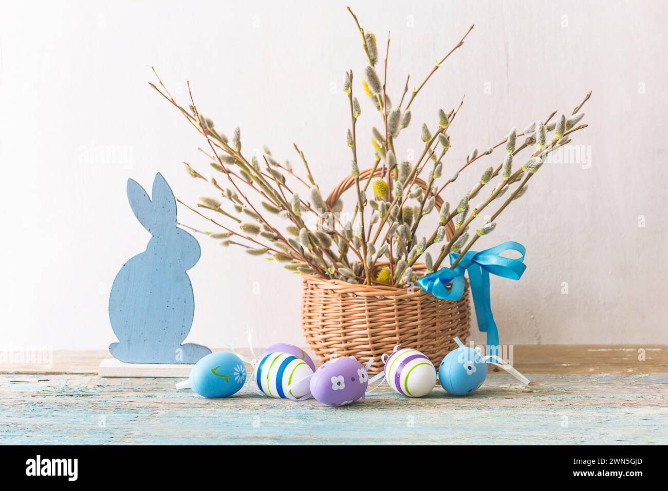 Happy easter holidays hi-res stock photography and images - Alamy