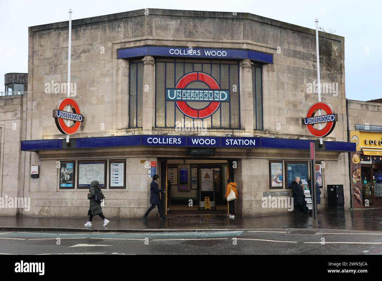 Colliers Wood London Underground Station Stock Photo - Alamy