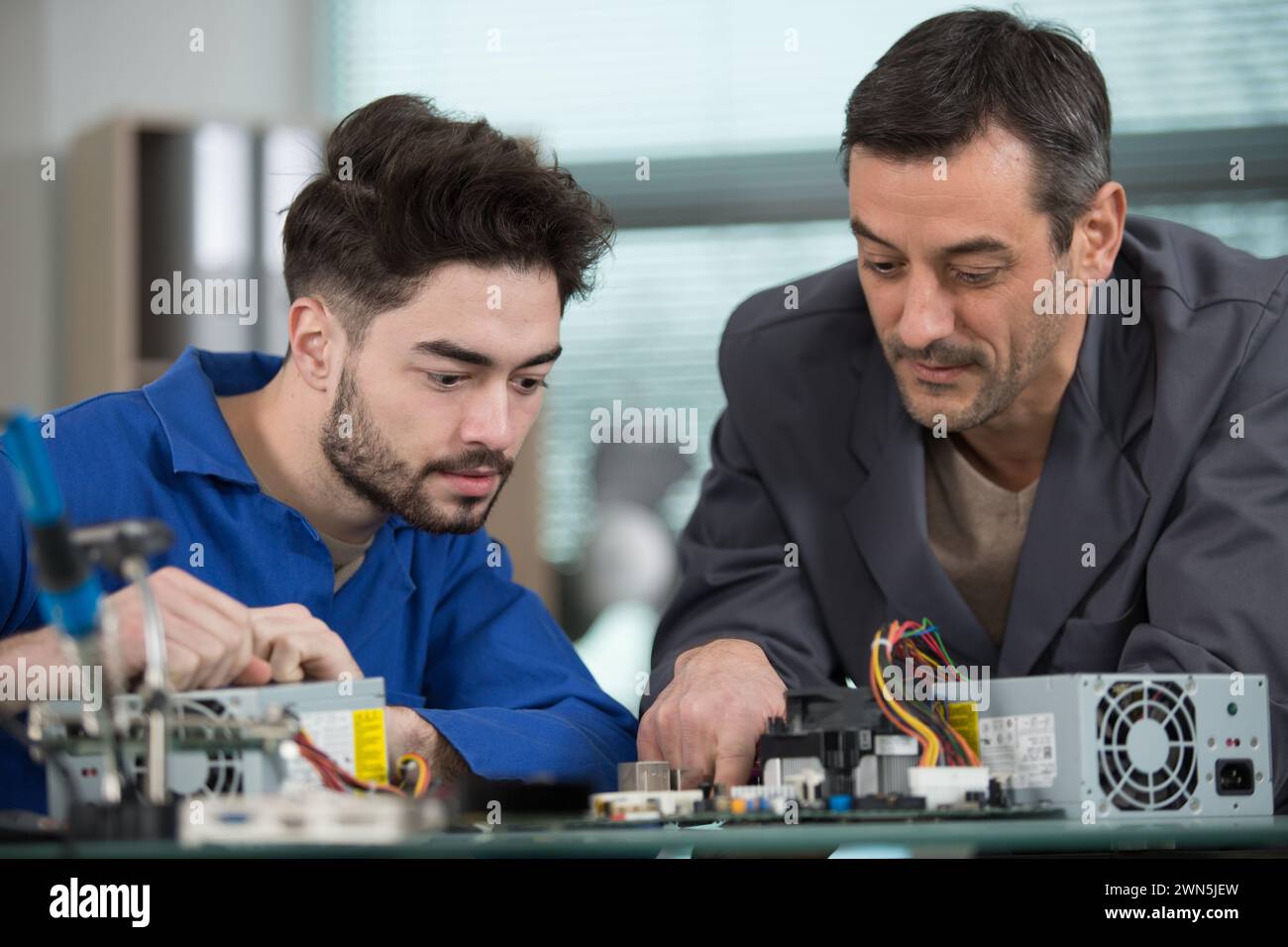Pc assembling hi-res stock photography and images - Alamy
