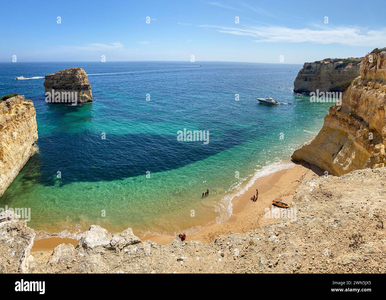 Praia da algarve benagil portugal hi-res stock photography and images - Alamy
