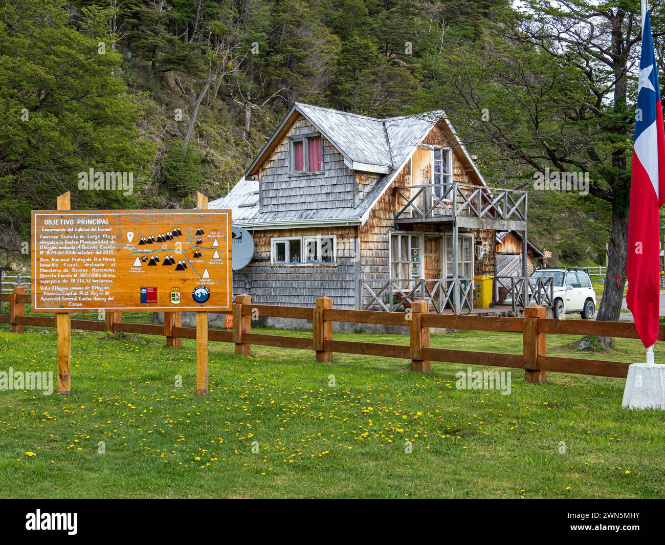 Villa o' Higgins, at the central park, information board about glaciers ...